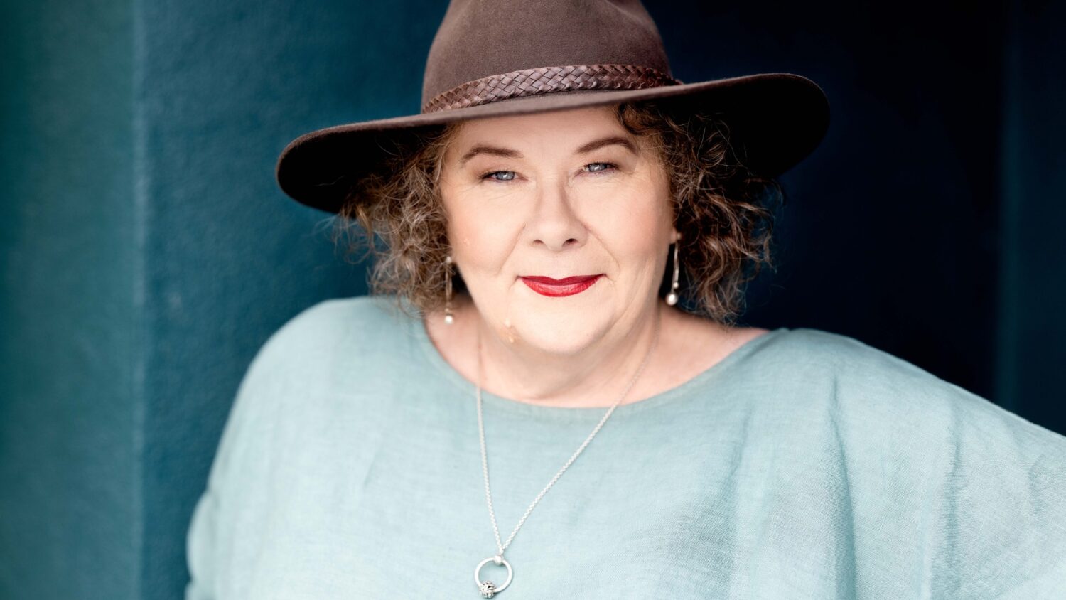 Jacqui James, OBM & Virtual Assistant Services